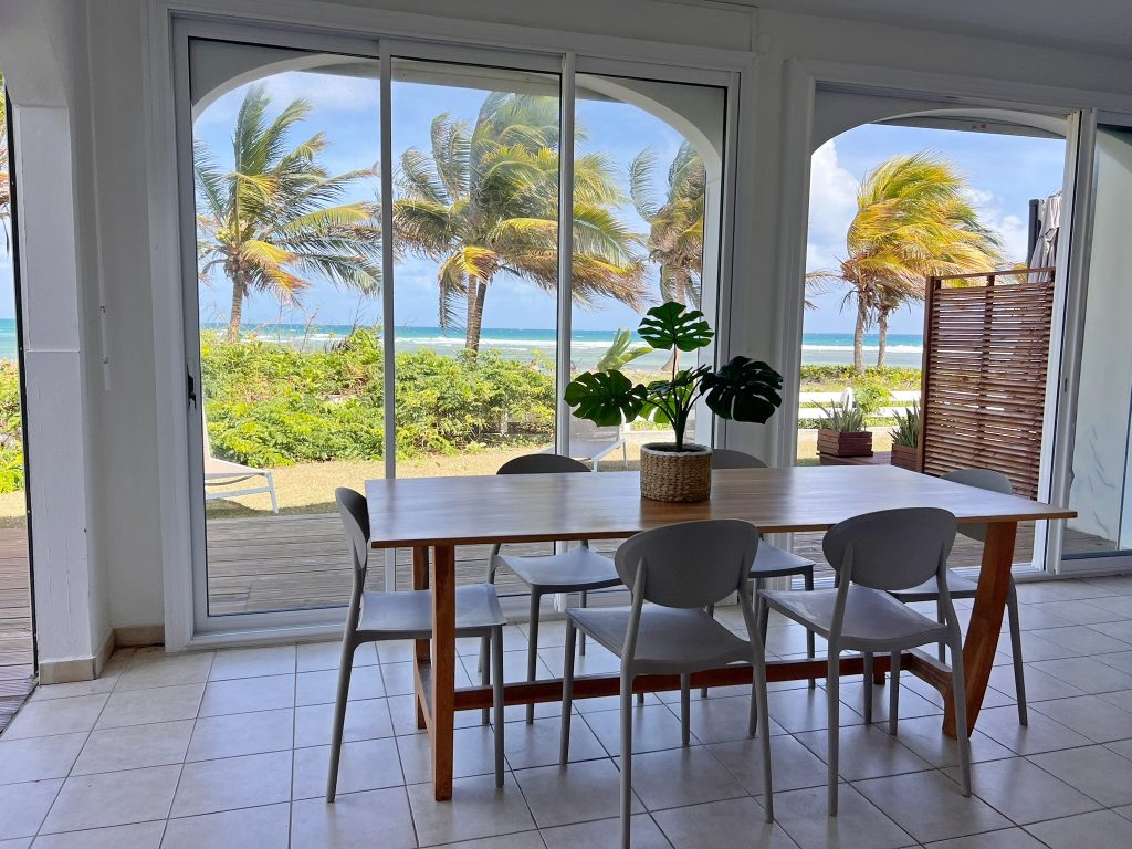 MAISON DE PLAGE FACE A LA MER - Villa Prestige AntillesVilla Prestige ...